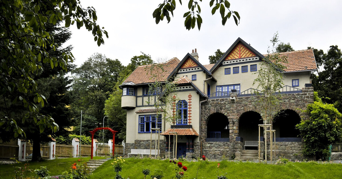 Přes Wilsonův les do Jurkovičovy vily - Vila Stiassni